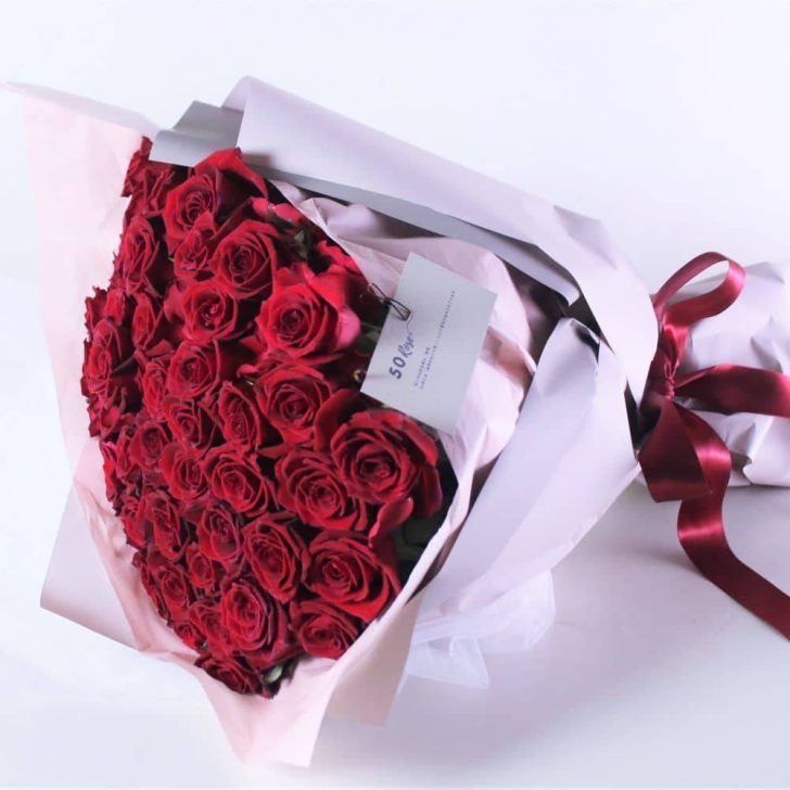 プロポーズに50本のバラの花束を - leloop-marry.me